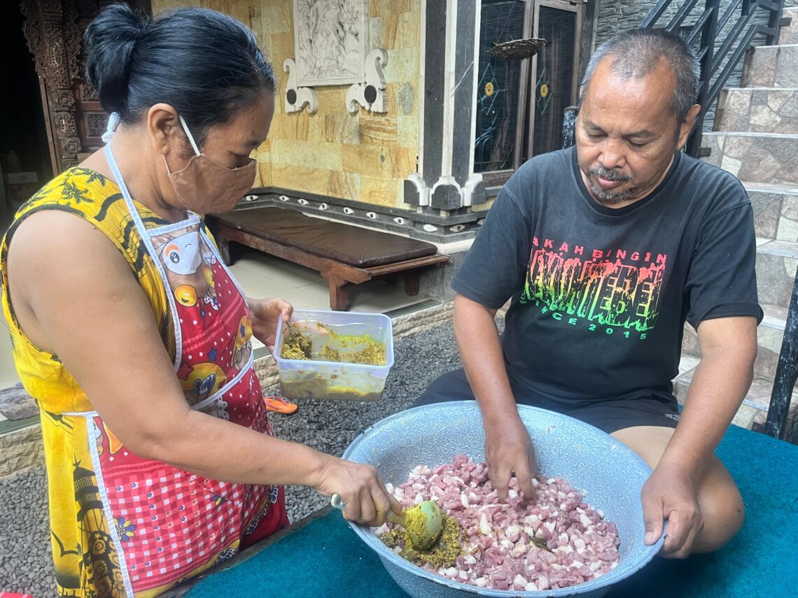 Nyoman Gani, Dari Guru ke Pedagang Urutan Lintas Pulau – BaleBengong
