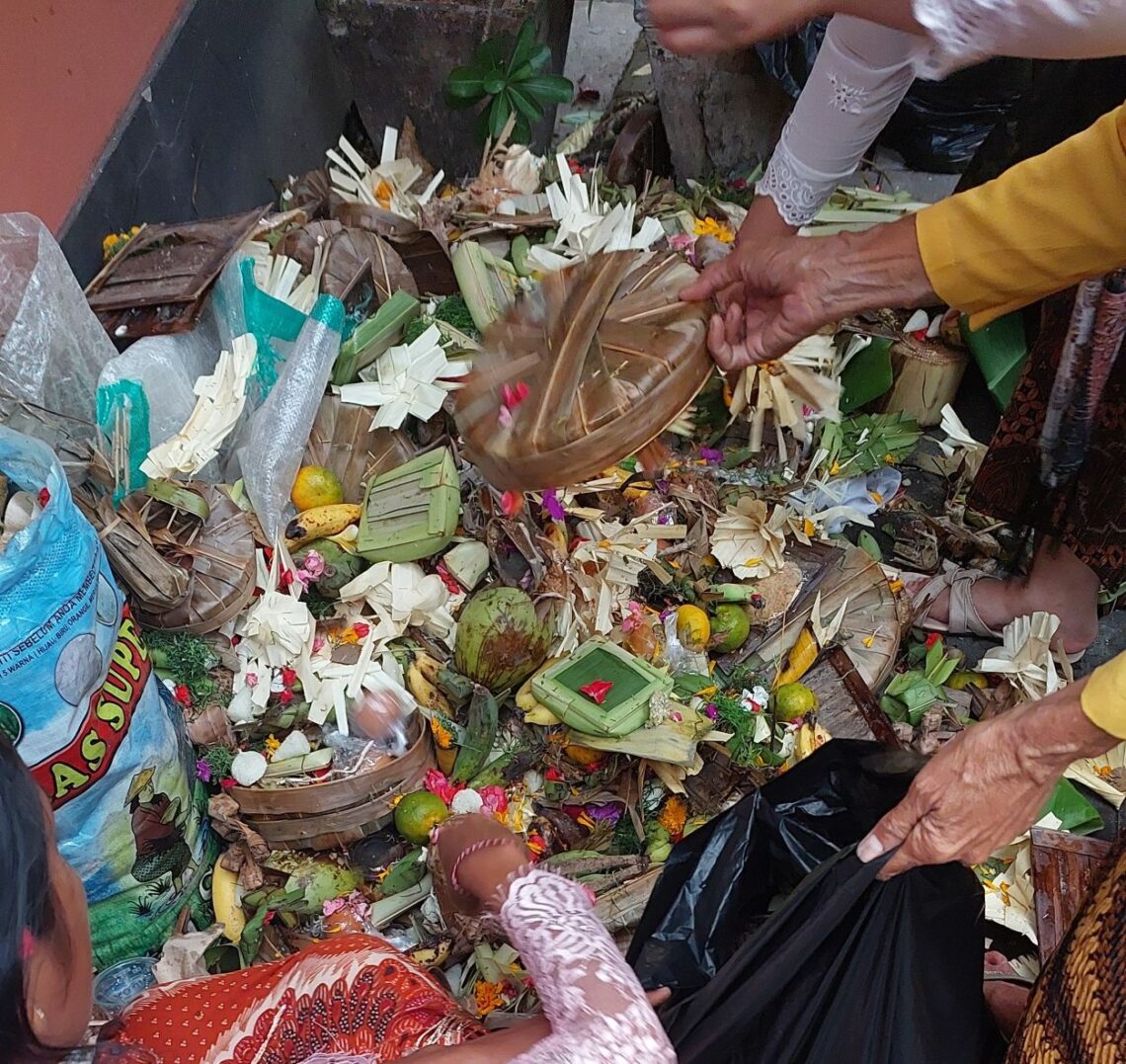 Kundangan Memilah Sampah – BaleBengong